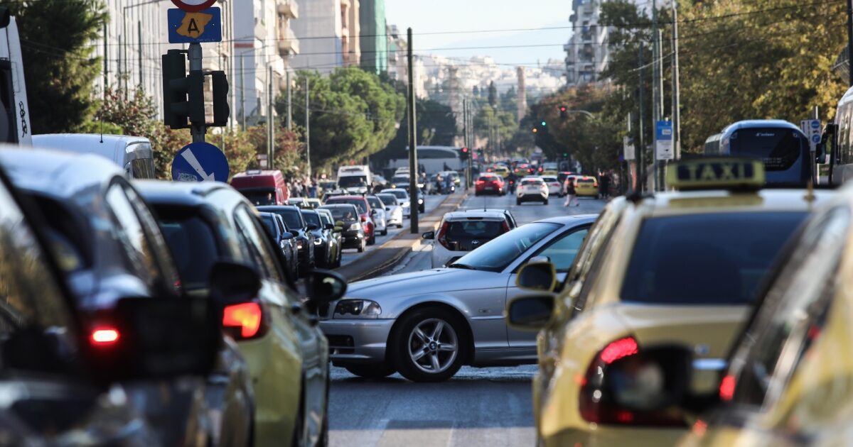 Κίνηση στους δρόμους: «Εφιάλτης» Κηφισός, Αττική Οδός και Κηφισίας ...