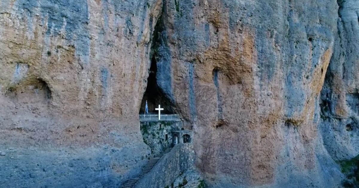 Παναγία του Βράχου: Ο θρύλος για το τάμα πίσω από το εκκλησάκι σε χωριό ...