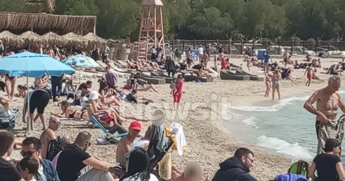 Αθηναίοι φόρεσαν τα μαγιό τους και κατέκλυσαν την παραλία Αλίμου ...