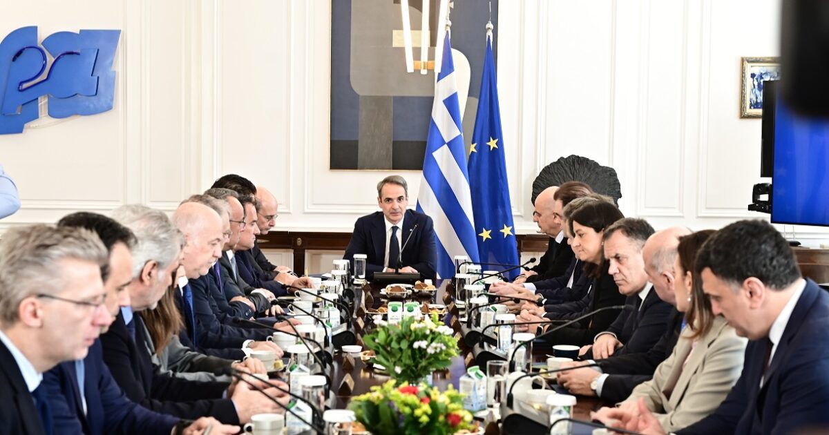 Live News: Ποιοι αποχωρούν και ποιοι θα αναβαθμιστούν στον ...