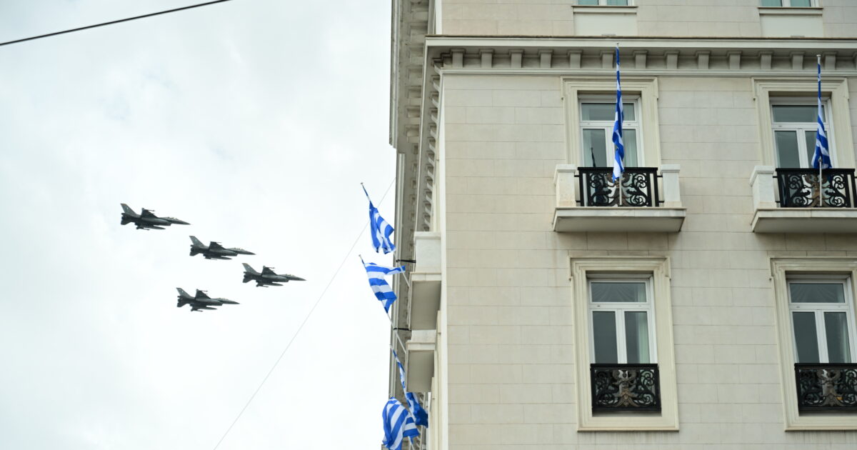 Στρατιωτική παρέλαση 25ης Μαρτίου: Μετάδοση με ήχο και εικόνα μέσα από ...