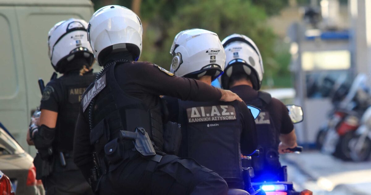 Πεντέλη: Συνελήφθη 16χρονος χωρίς δίπλωμα και με κλεμμένη μηχανή μετά ...
