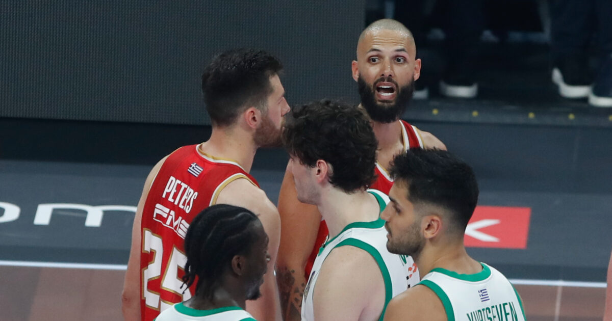 Παναθηναϊκός - Ολυμπιακός: Αποβλήθηκε ο Φουρνιέ μετά από χειρονομία ...