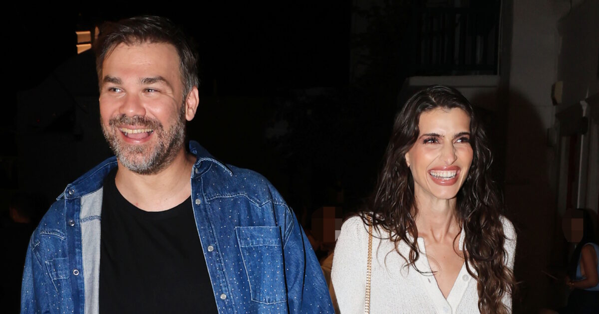 Γιώργος Σαμπάνης και Ιωάννα Σαρρή κέντρισαν τα βλέμματα σε παραλία της ...