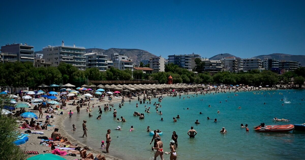 Καιρός: Ο καύσωνας οδήγησε τους Αθηναίους στη θάλασσα – Το αδιαχώρητο ...