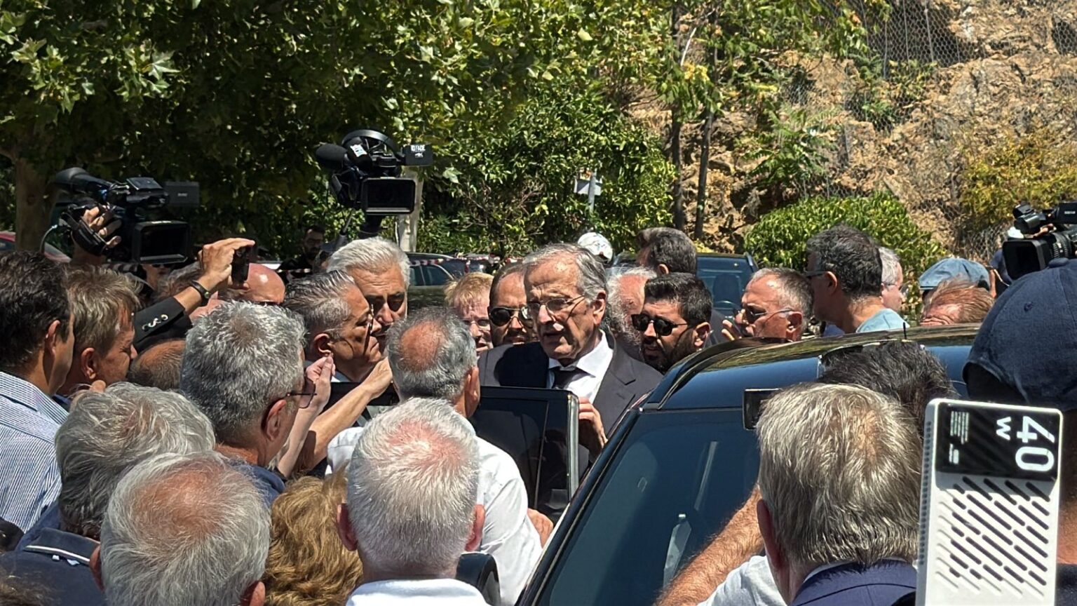 Λένα Σαμαρά: «Σε μια άδεια εκκλησία η Γεωργία Σαμαρά έκλαψε με λυγμούς ...