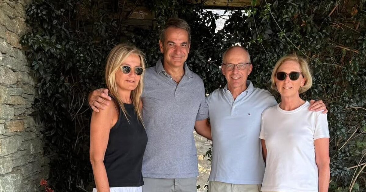 Ο Κυριάκος Μητσοτάκης φιλοξένησε τον πρωθυπουργό του Λουξεμβούργου, Λυκ ...