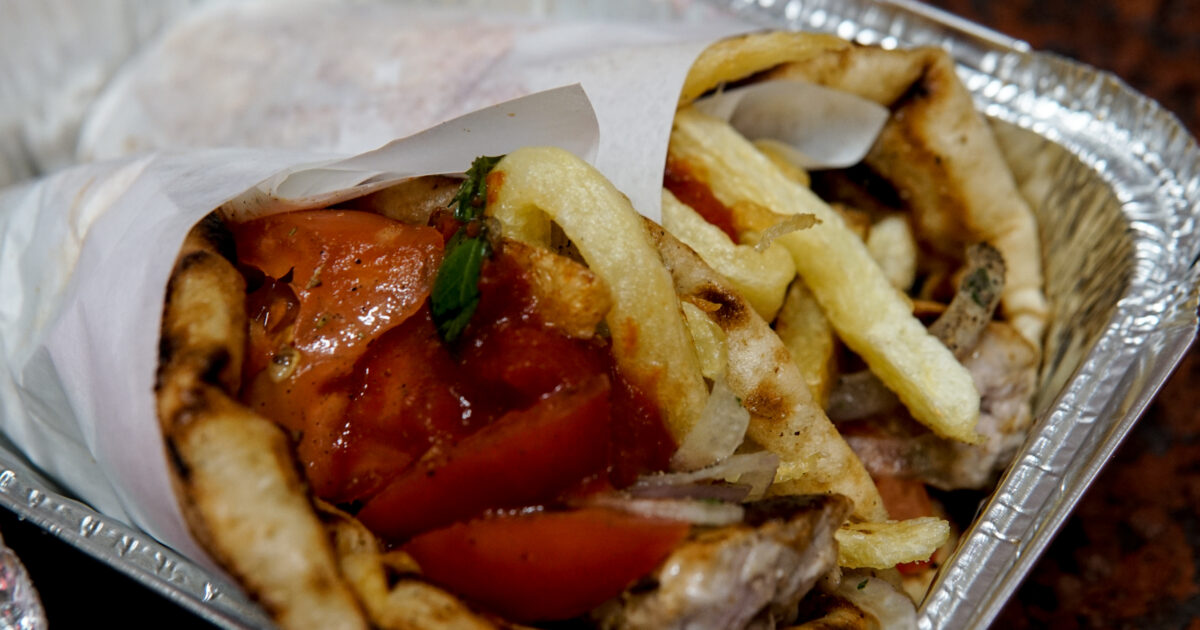 Ηράκλειο: «Χρυσό» πληρώνουν το πιτόγυρο - Εκτοξεύτηκε πάνω από 6 ευρώ η ...