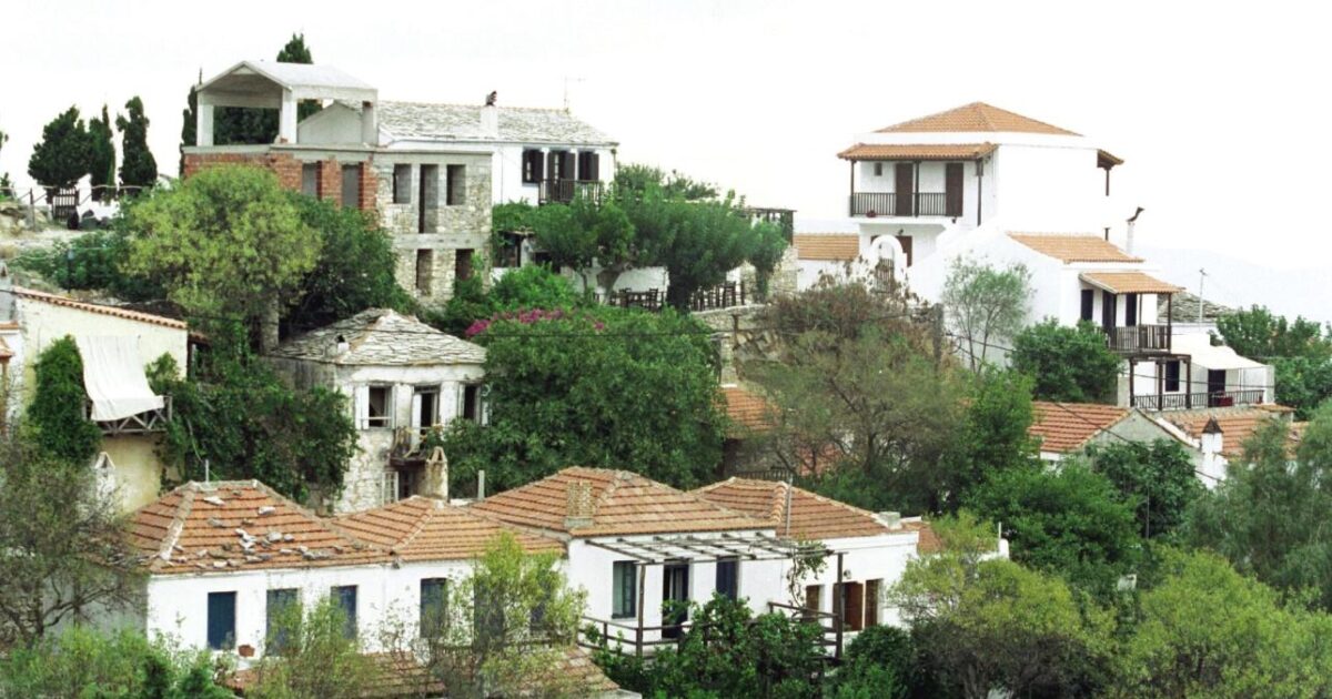 Αλόννησος: «Με χτύπησε και παρουσιάζεται ως θύμα», λέει ο δήμαρχος για ...