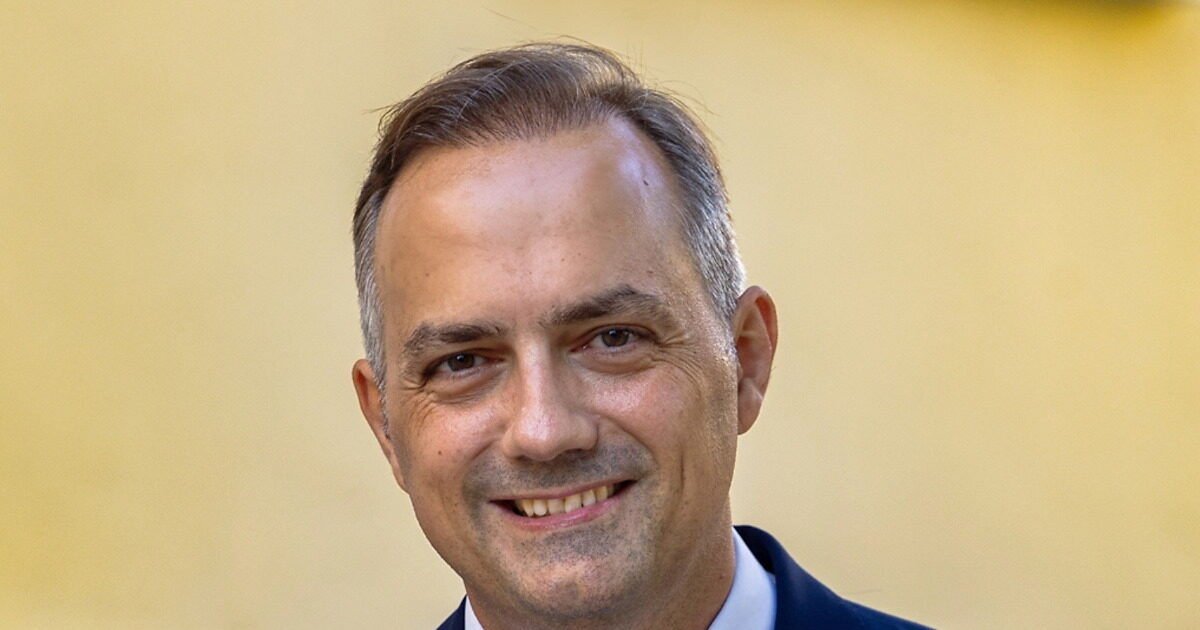 Ο Δημήτρης Χρ. Αναστασόπουλος ανακοινώνει την υποψηφιότητα του για την ...