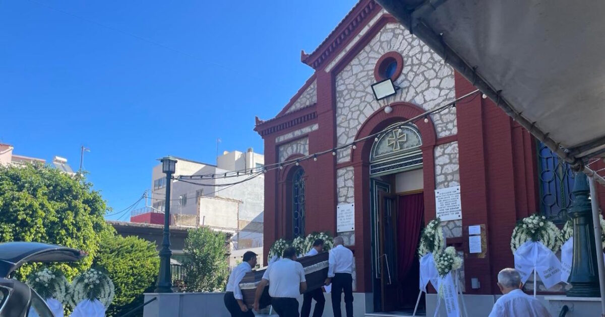 Πάτρα: «Μενεξέδες και Ζουμπούλια» για την Τιτίκα – Το τραγούδι που ...