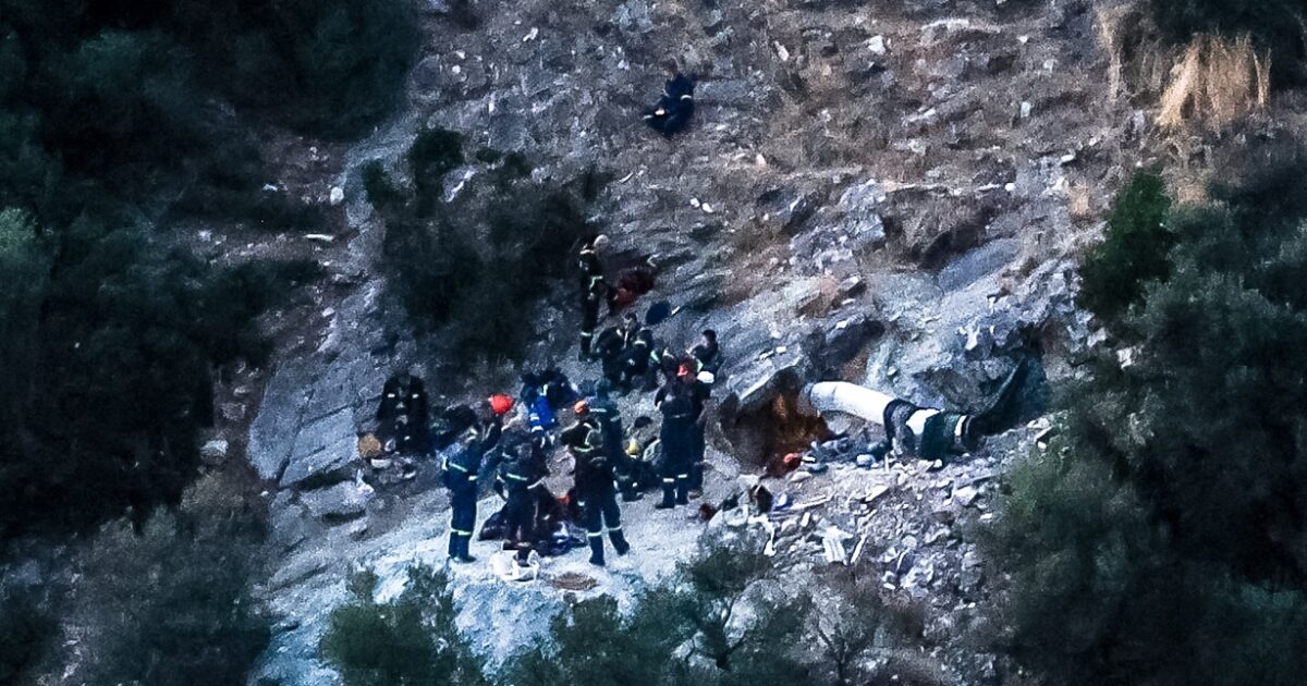 Λάρισα: Απεγκλωβίστηκε από την σπηλιά ο 53χρονος που έψαχνε λίρες ...