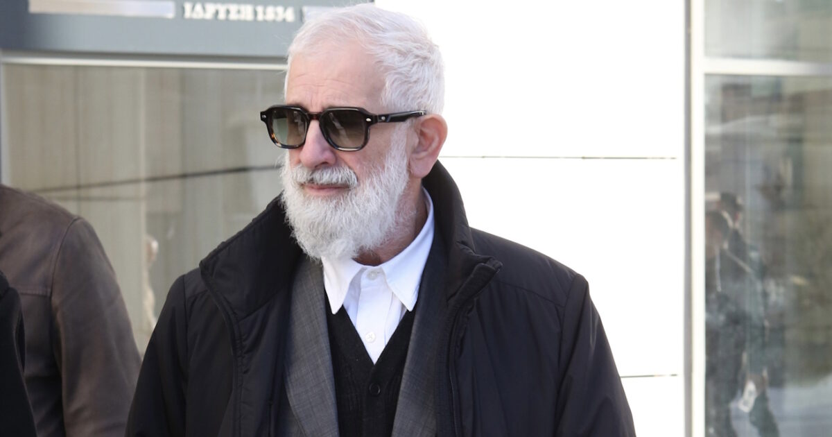 «Ο Πέτρος Φιλιππίδης είναι φτωχός, ζει με 800 ευρώ», αποκάλυψε ο ...