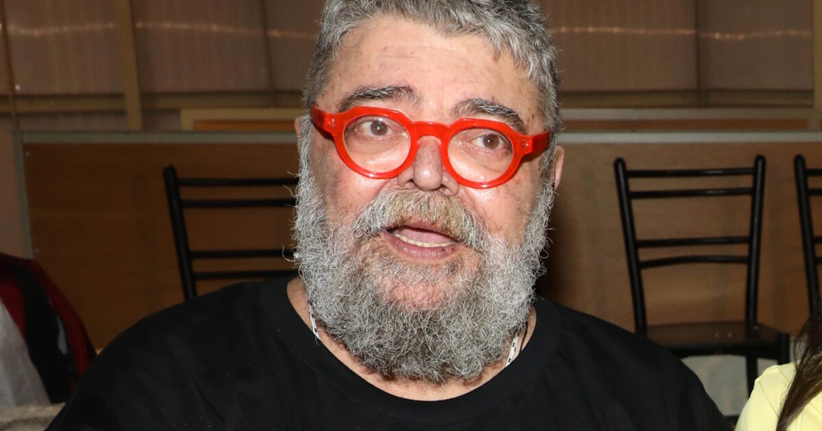 Ο Σταμάτης Κραουνάκης αποκαλύπτει ποια είναι η «χοντρή» από το τραγούδι ...
