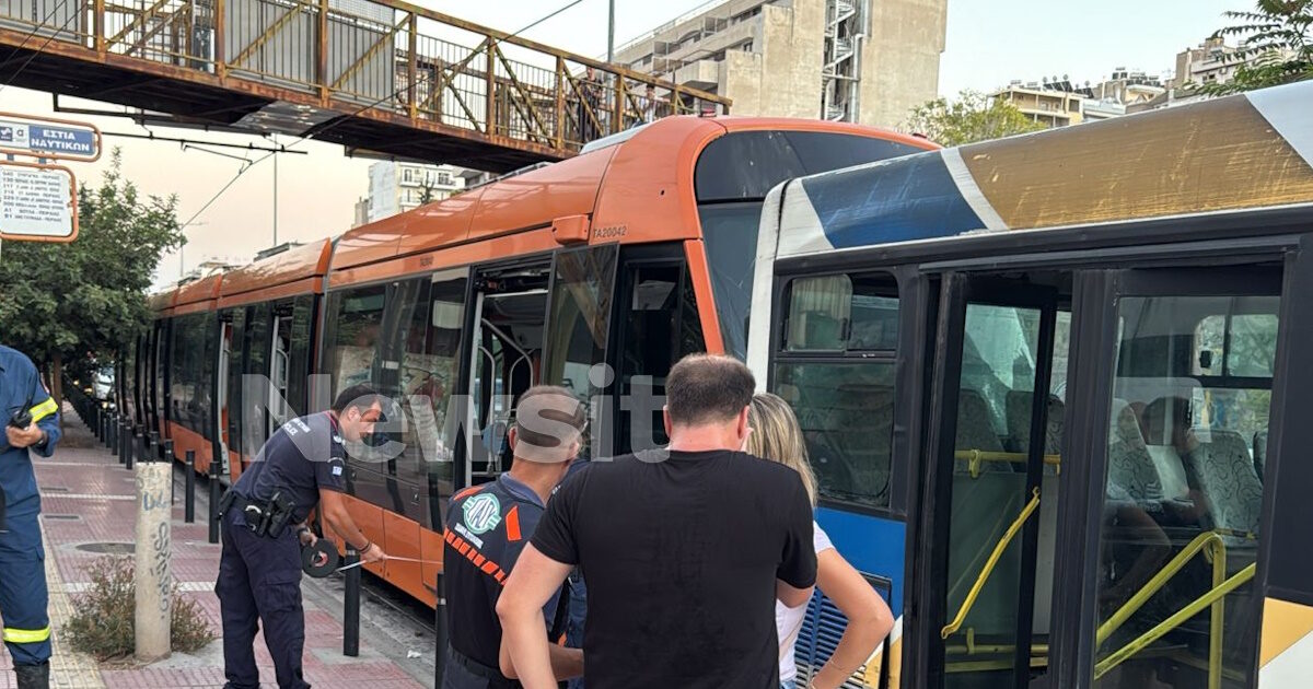 Τροχαίο στον Πειραιά: Λεωφορείο συγκρούστηκε με τραμ - 30 επιβάτες ...