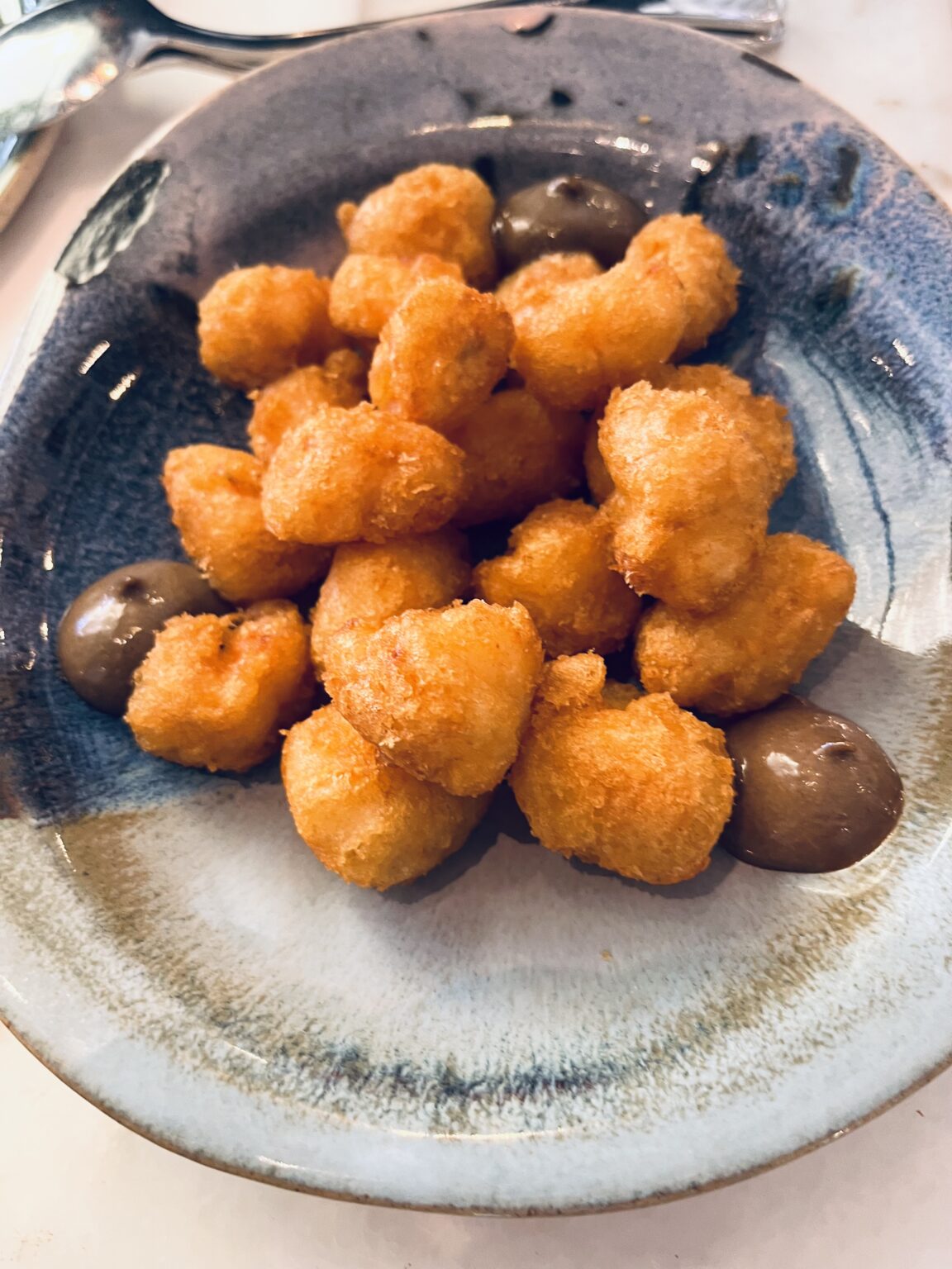 Dopios Γλυφάδα: Ο Χριστόφορος Πέσκιας φέρνει τη φιλοσοφία του μεζέ στη ...