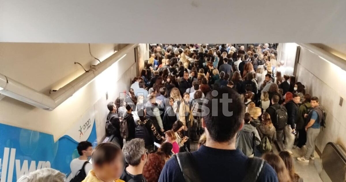 «Βούλιαξε» από κόσμο το μετρό στο Σύνταγμα: Με δυσκολίες η μετακίνηση ...