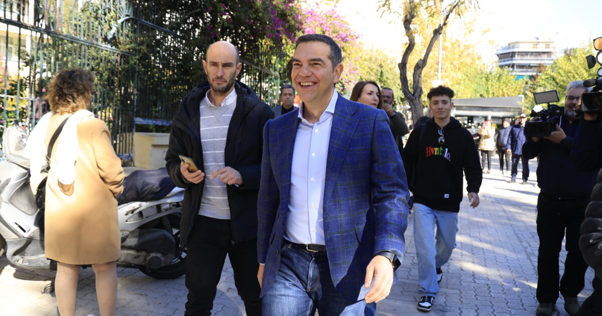 Ο Αλέξης Τσίπρας «ανακατεύει την τράπουλα»: Η δυσαρέσκεια Φάμελλου, το ...