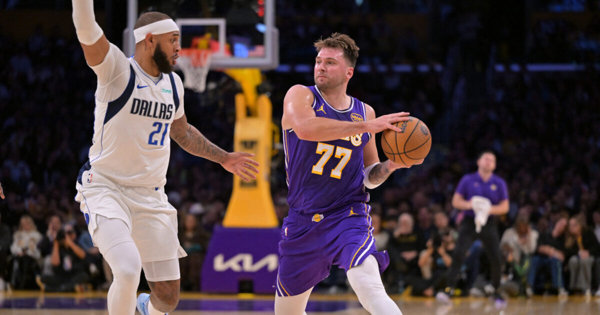 NBA Cup: Νίκη και πρόκριση των Λέικερς κόντρα στους Μάβερικς με ...