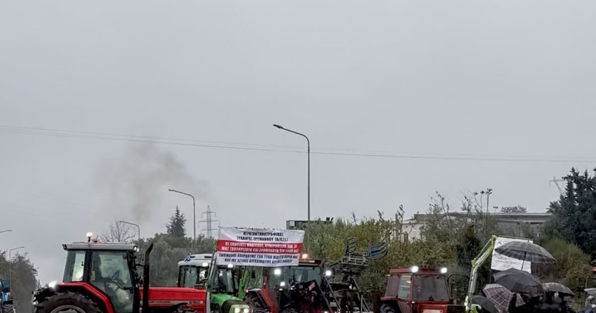 Οι αγρότες έχουν κόψει με μπλόκα 3 σημεία στην Αθηνών - Λαμίας: Δυόμιση ...