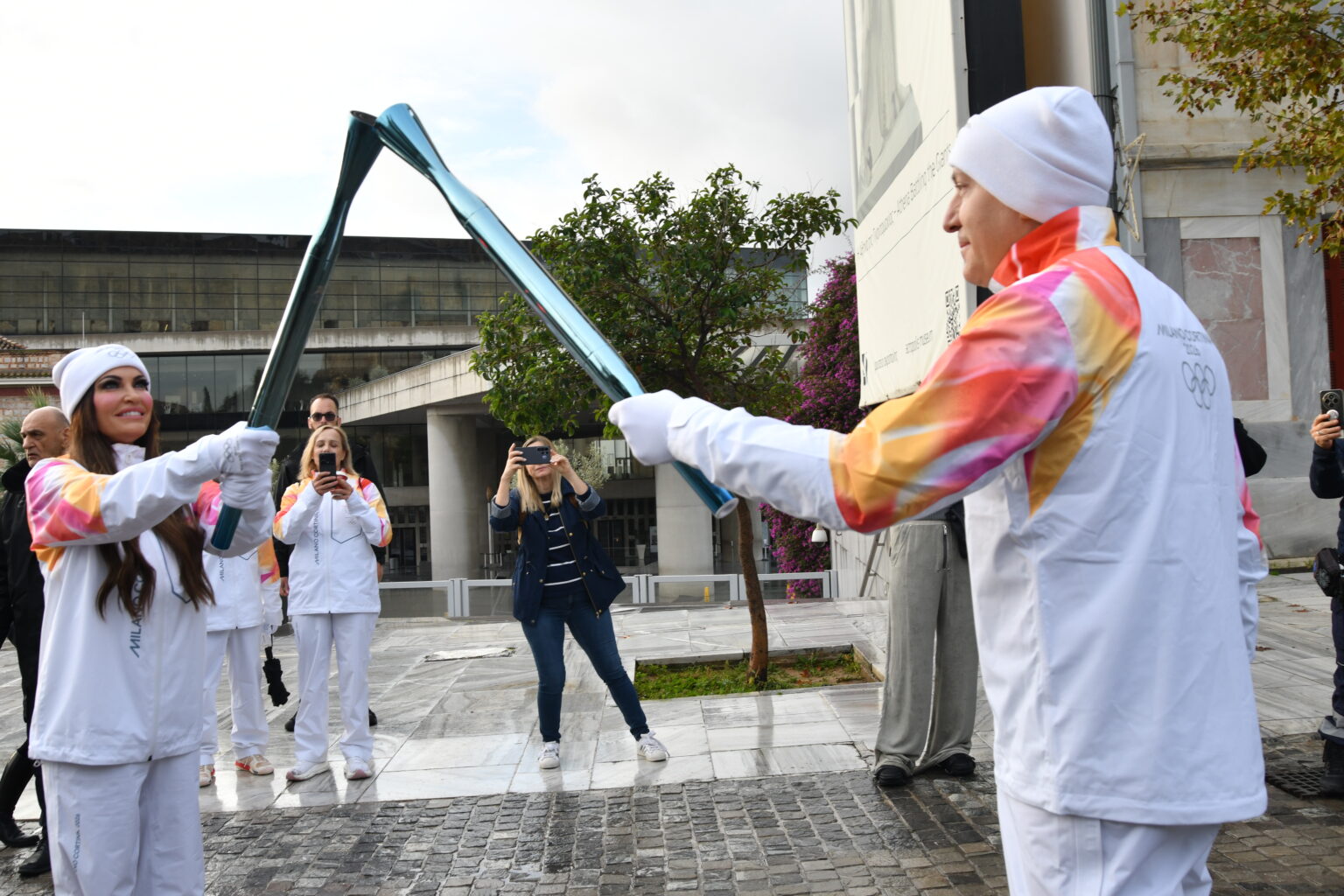 Κίμπερλι Γκίλφοϊλ: Έγινε λαμπαδηδρόμος και έτρεξε στη Διονυσίου ...