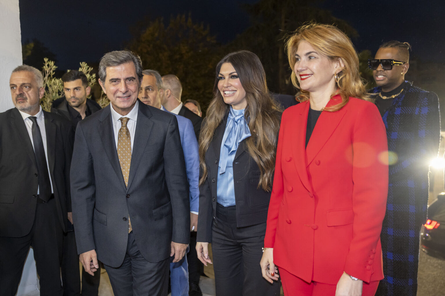 Η Κίμπερλι Γκίλφοϊλ στο ΥΜΑΘ για επίσκεψη και ξενάγηση σε ιστορική έκθεση