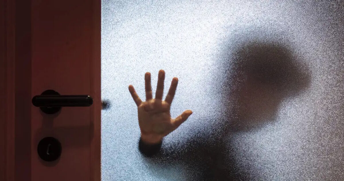 Στη δημοσιότητα οι φωτογραφίες και τα στοιχεία του 20χρονου που μαζί με ...