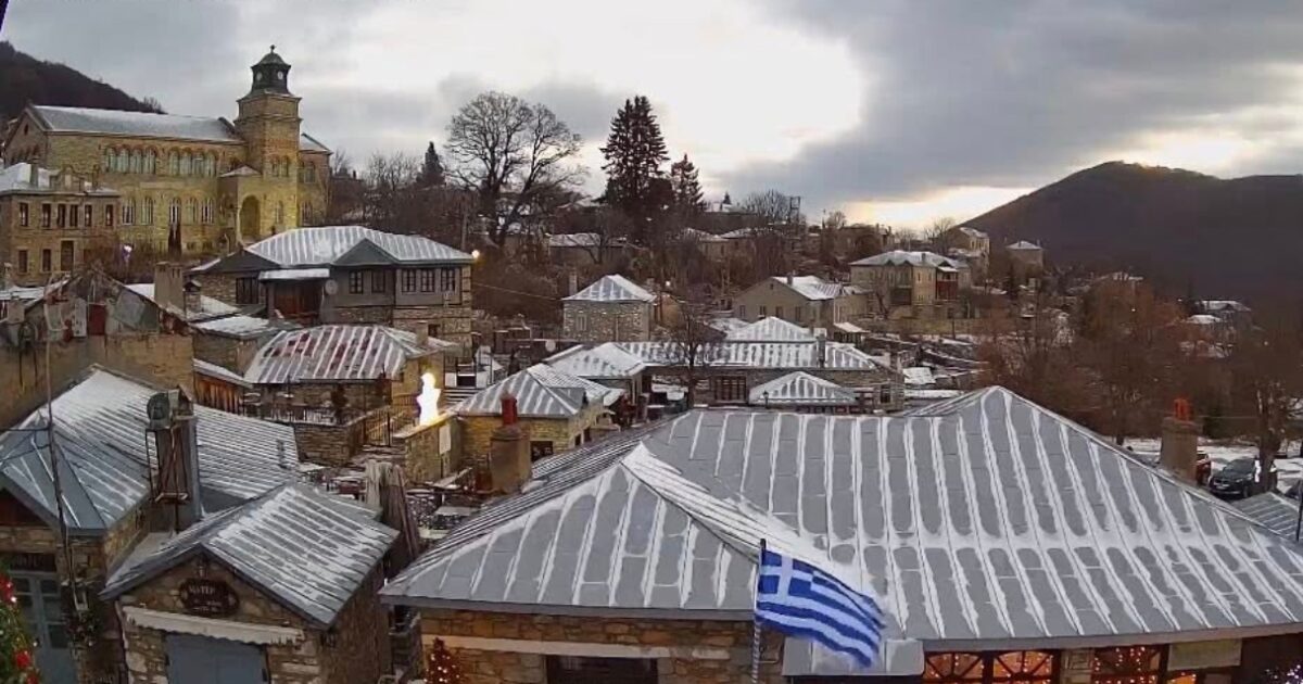Στα λευκά η χώρα: Οι πρώτες εικόνες από τα χιονισμένα τοπία σε Εύβοια ...