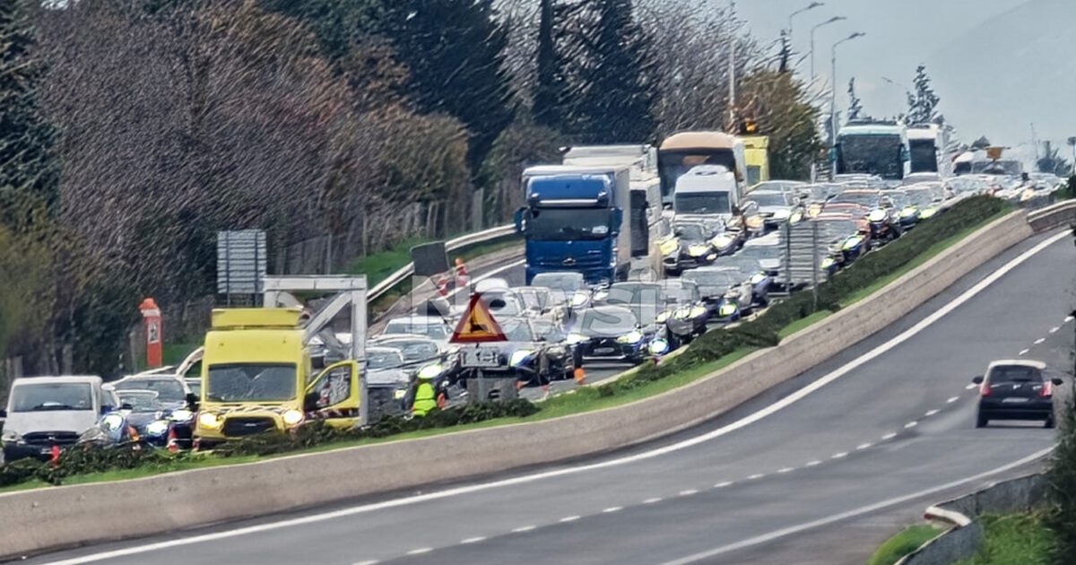 Μπλόκα αγροτών: Βελτιωμένη η εικόνα στους δρόμους της χώρας ...