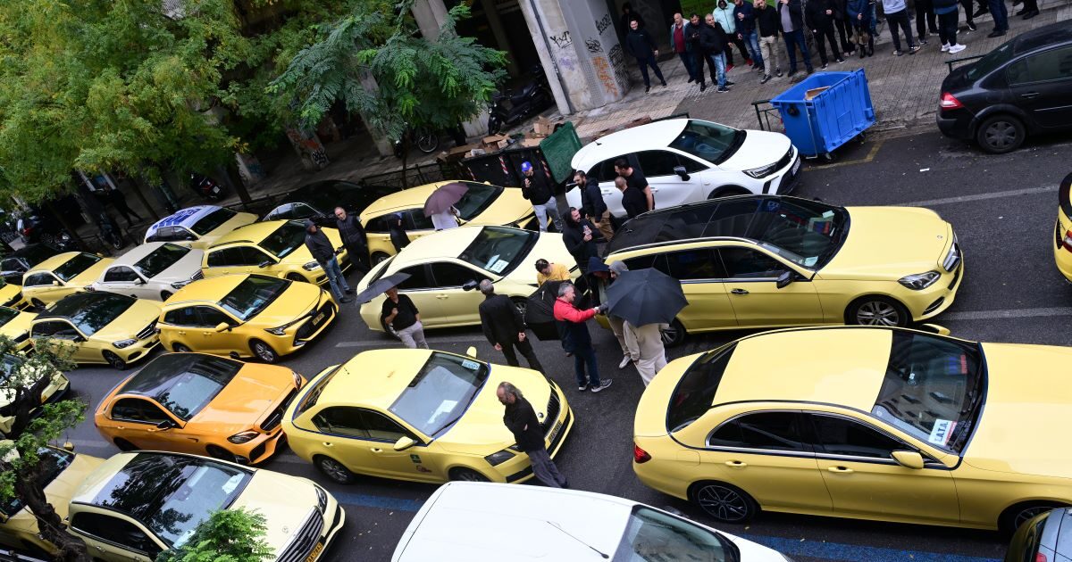 ΣΑΤΑ: Οι οδηγοί ταξί αποφάσισαν να πάνε με κονβόι στο Κιάτο και να ...