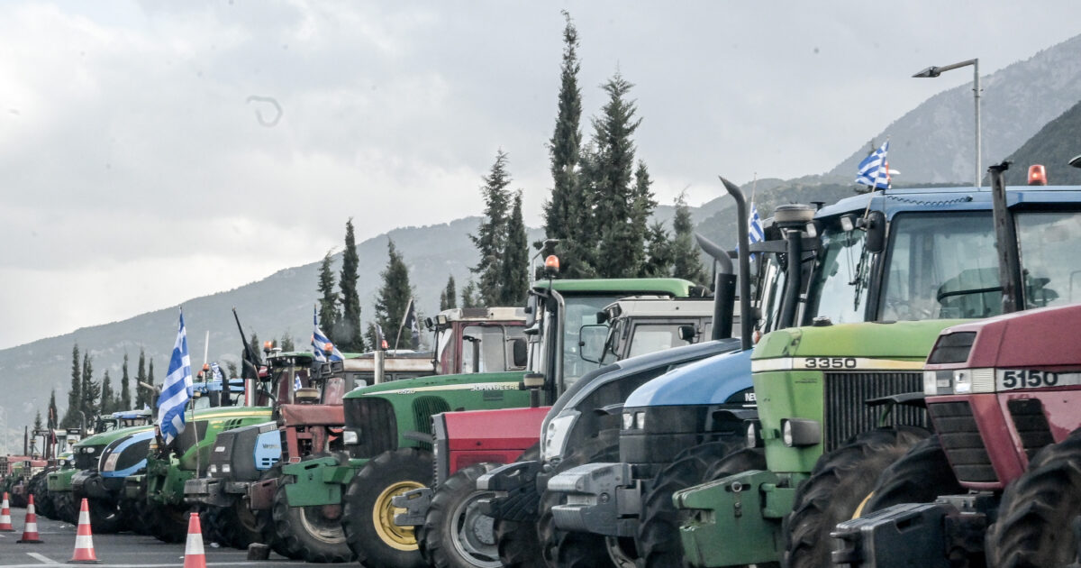 «Σε αναμμένα κάρβουνα» οι αγρότες: Αποφασίζουν για τα μπλόκα μετά τη ...
