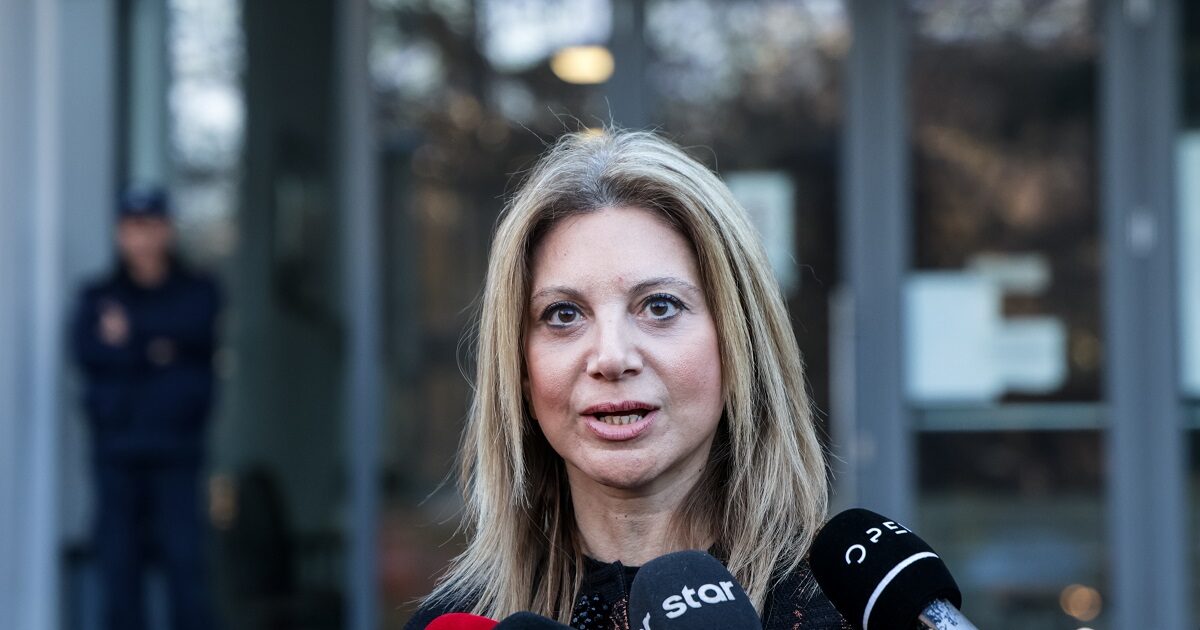 Αλλαγή πλεύσης από την Καρυστιανού μετά την αποδοκιμασία για τις ...