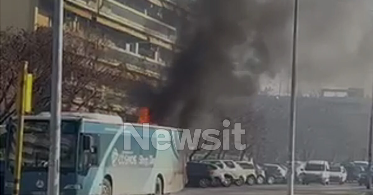 Θεσσαλονίκη: Φωτιά σε λεωφορείο του ΟΑΣΘ - Άμεση η κατάσβεση από την ...