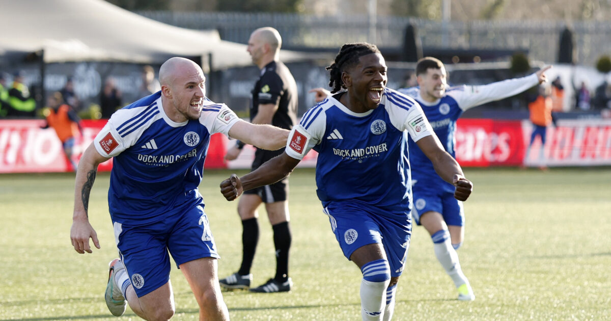 Ιδιοκτήτης Μάκλσφιλντ: «Είχα πάρει την ομάδα μεθυσμένος, δεν θυμόμουν ...