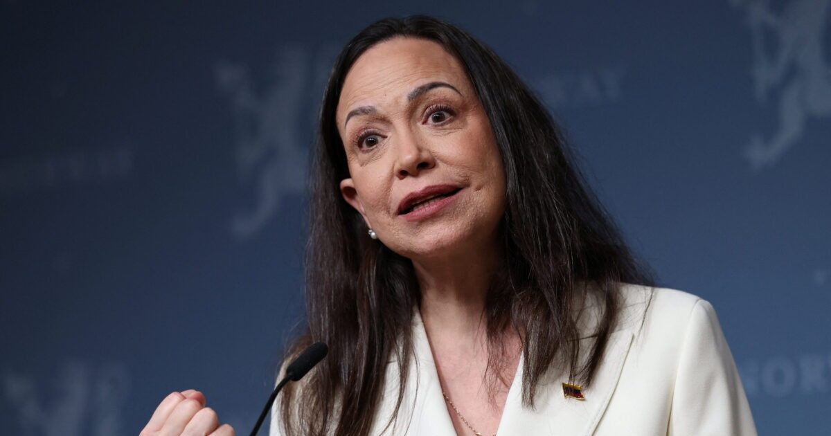 Ο Τραμπ ανακοίνωσε ότι θα συναντηθεί με τη Ματσάδο την επόμενη εβδομάδα ...