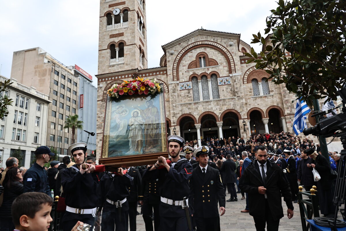 Ο εορτασμός των Θεοφανίων στον Πειραιά (ΕΙΚΟΝΕΣ) - REPORTAZ NET