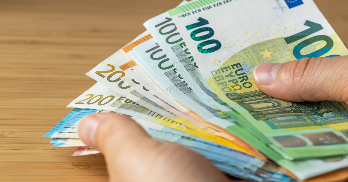 ΟΠΕΚΑ: Αύριο οι καταβολές των κοινωνικών επιδομάτων - Αναλυτικά τα ποσά ...